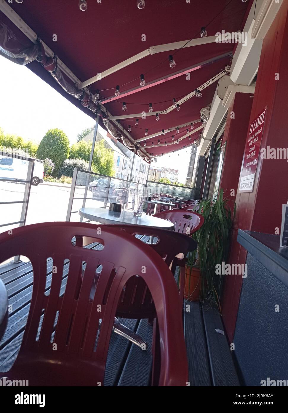 Terrasse d'un bar en France Stock Photo - Alamy
