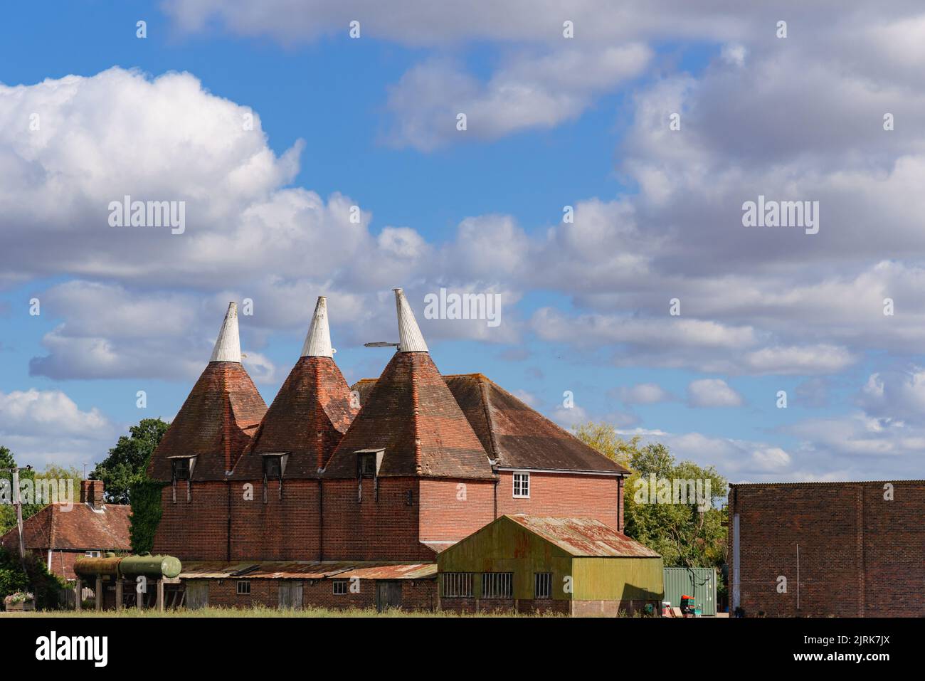 Oast cowl hi-res stock photography and images - Alamy