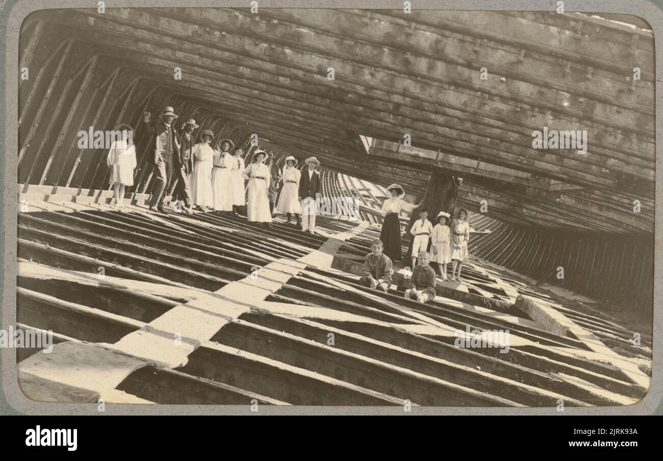 Picnic Party - Inside the wreck of the "Hydrabad". From the album ...