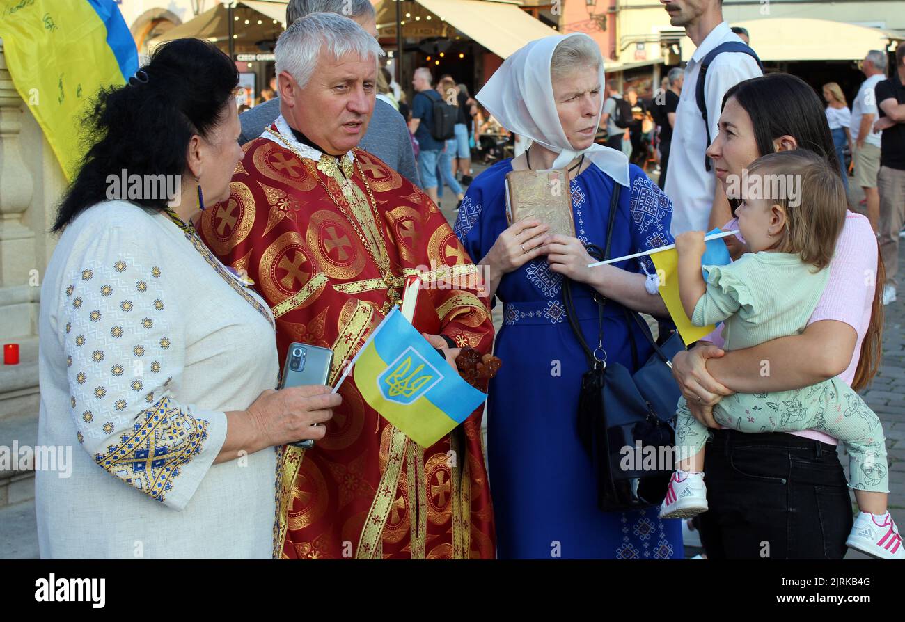 Human chain formed by Ukrainians and their supporters, part of the ...