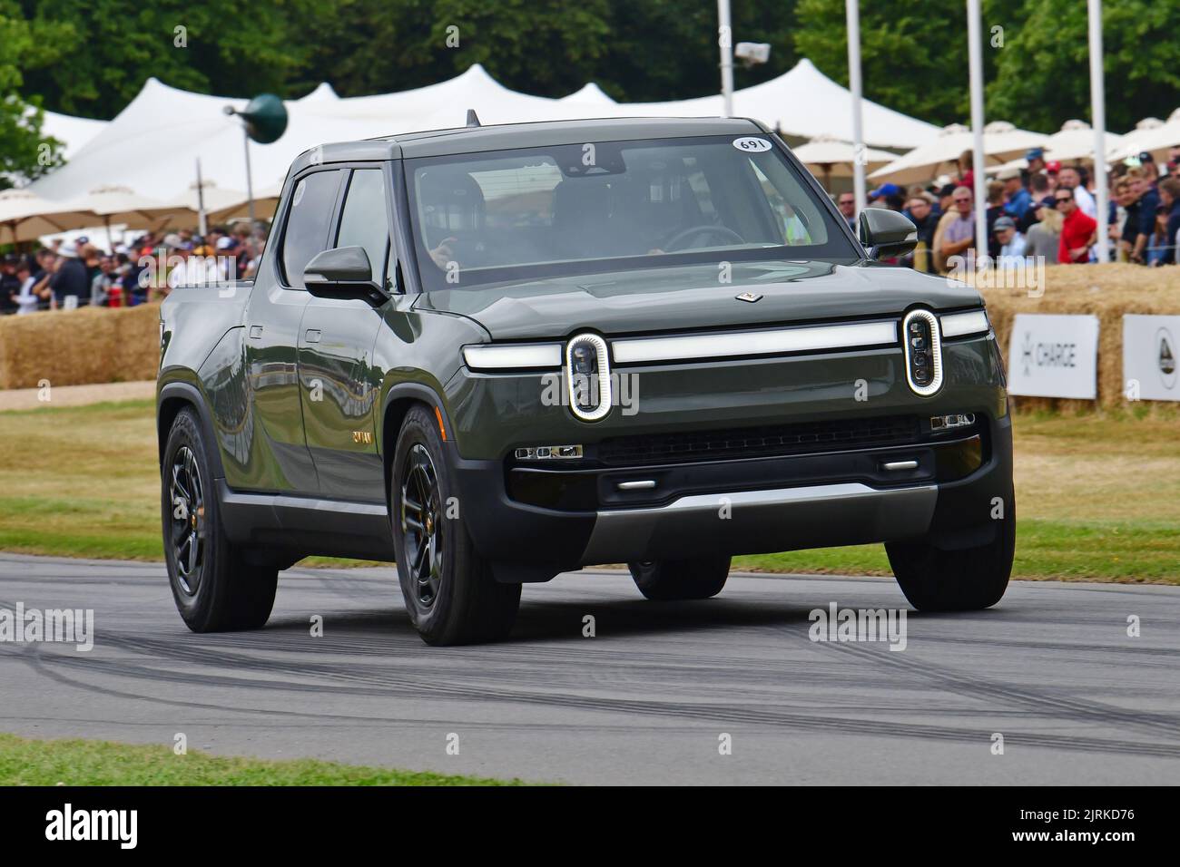 William Bartle-Jones, Rivian R1T, First Glance, an opportunity to see ...
