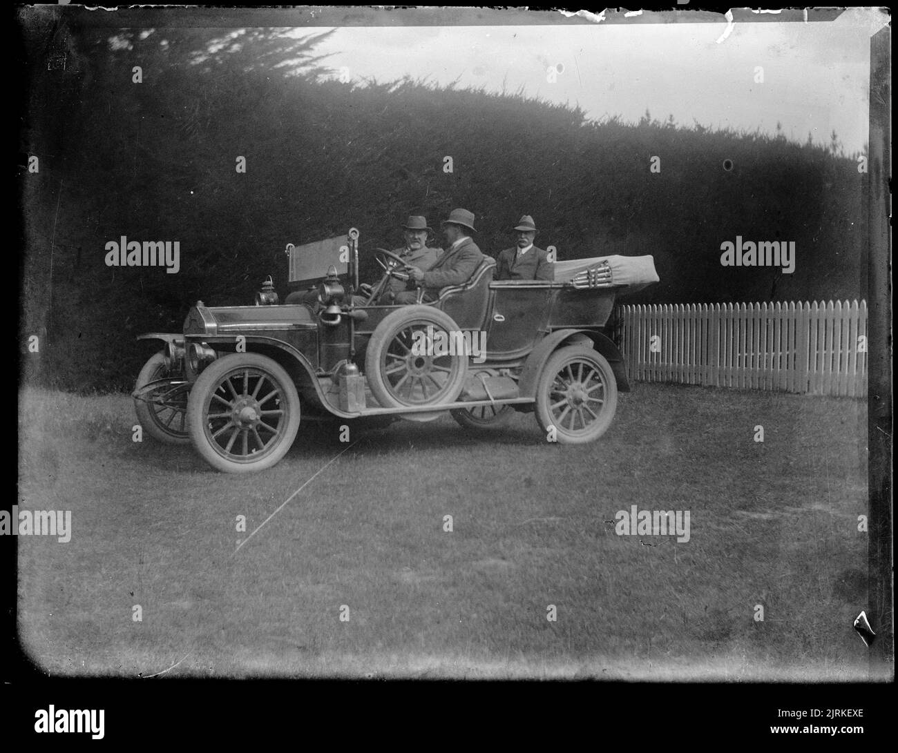 Unknown vehicle hi-res stock photography and images - Alamy