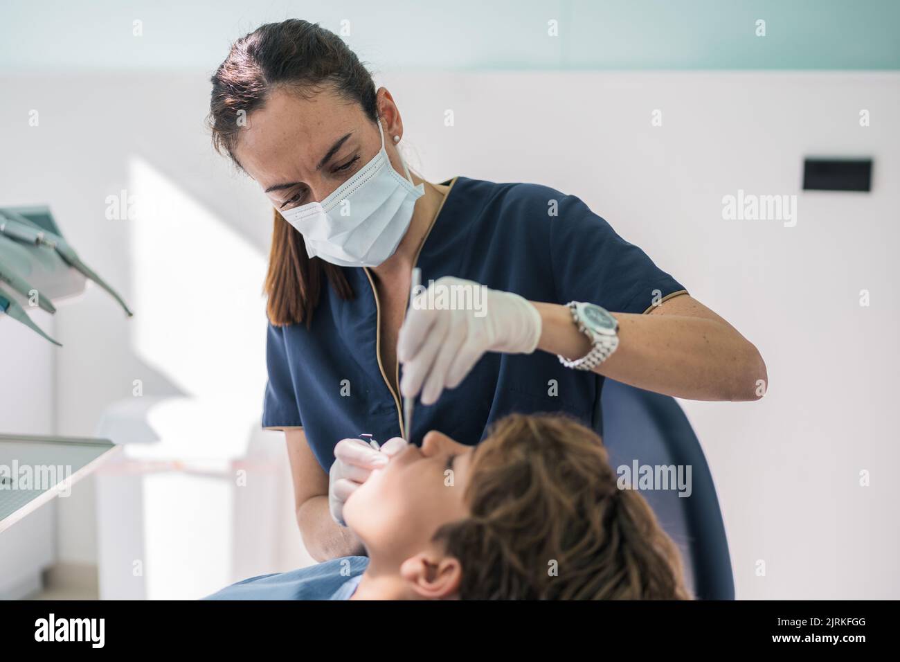 Nurse clean patient teeth hi-res stock photography and images - Alamy