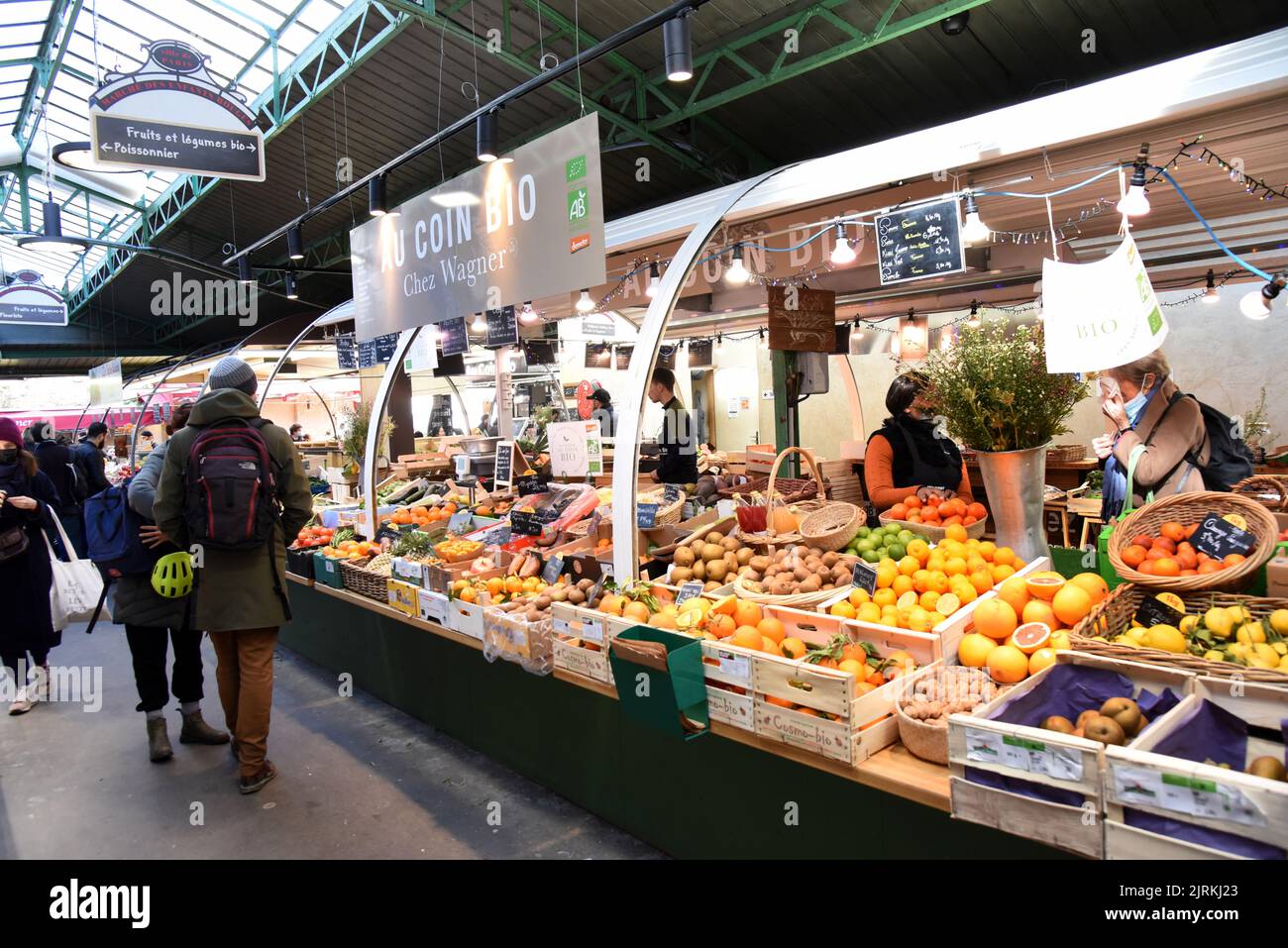Paris (France): “Marche des Enfants Rouges”, the oldest covered market ...