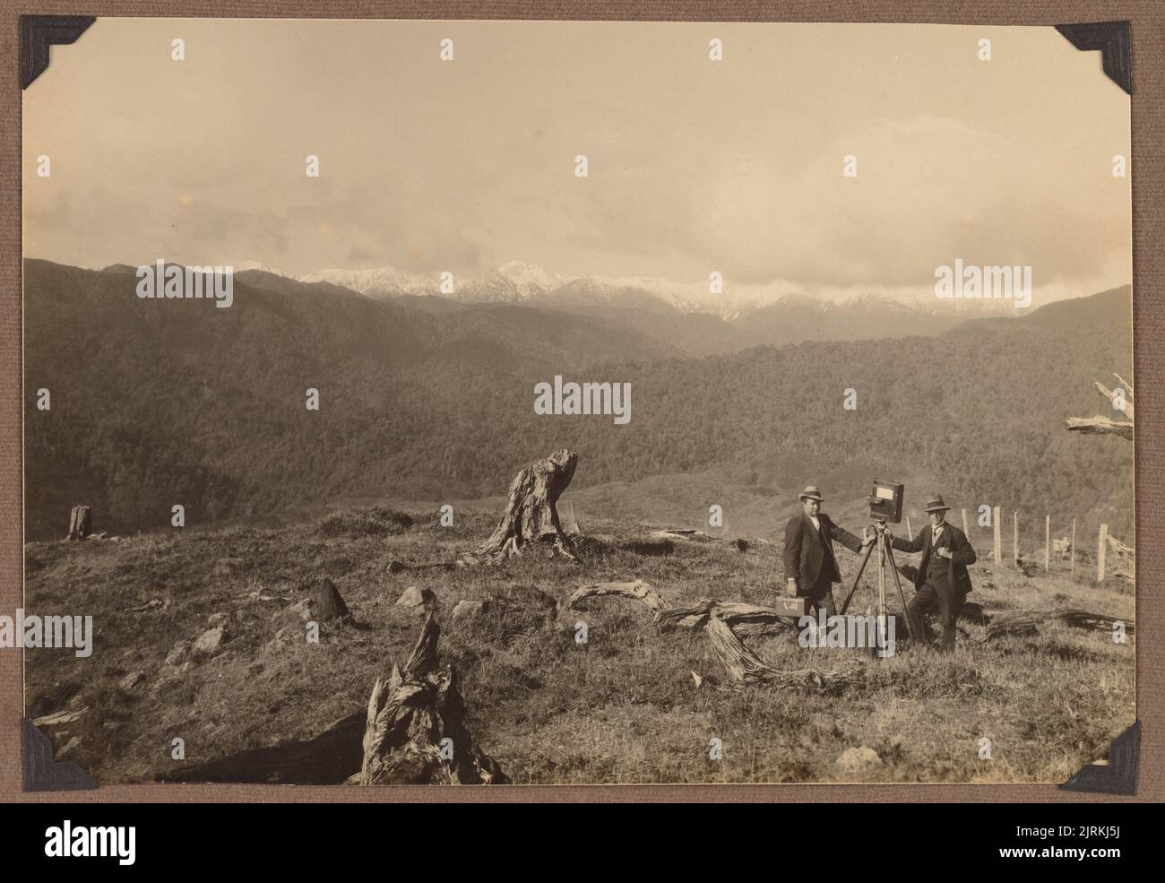 Tararua tramping hi-res stock photography and images - Alamy