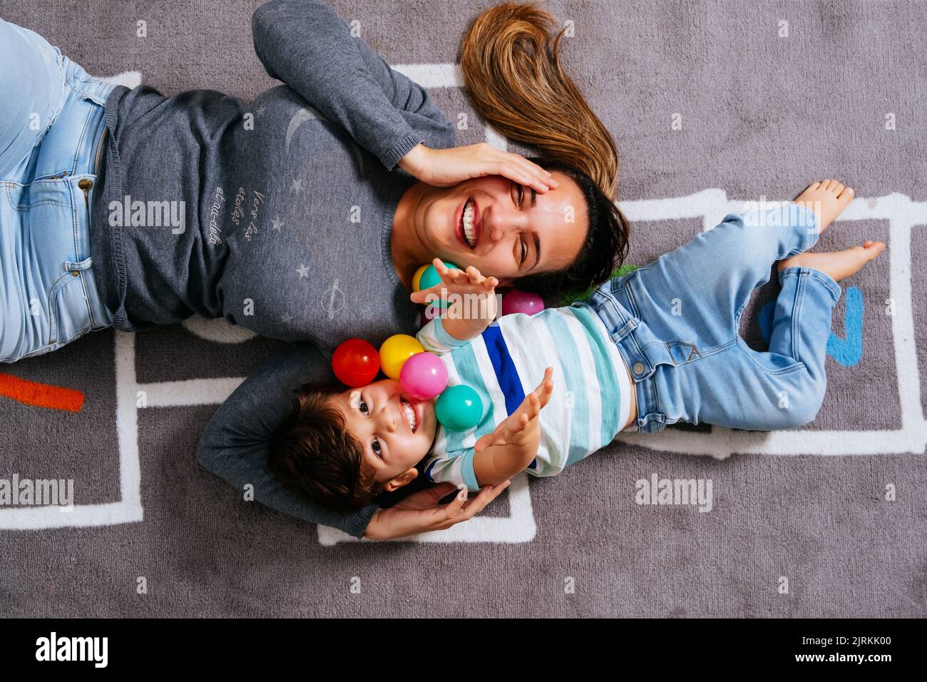 Woman scream from above hi-res stock photography and images - Alamy