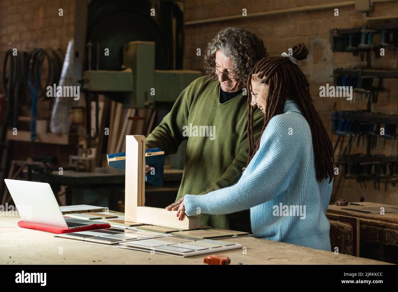 Workbench order hi-res stock photography and images - Alamy