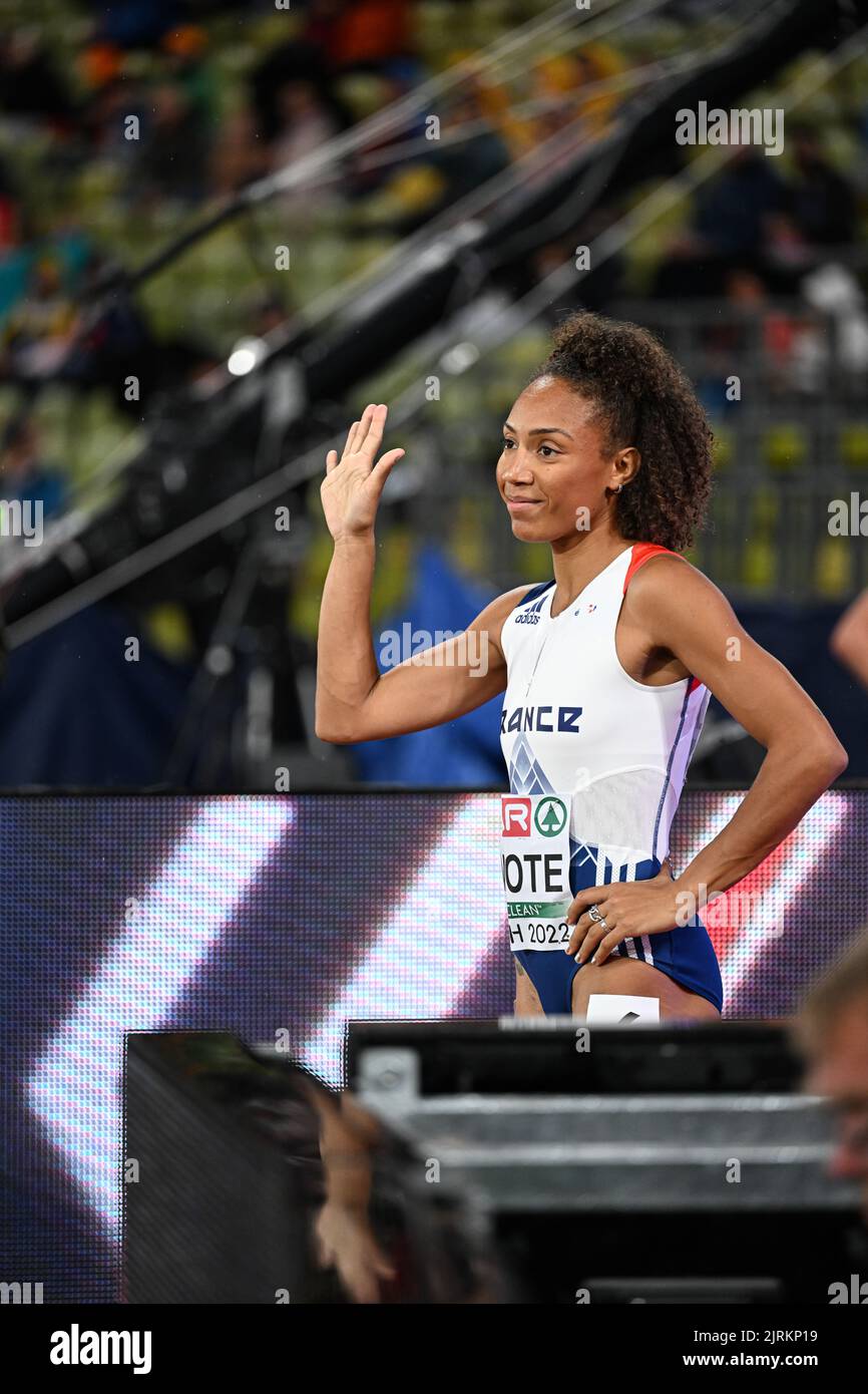 Rénelle Lamote running the 800 meters at the European Athletics ...
