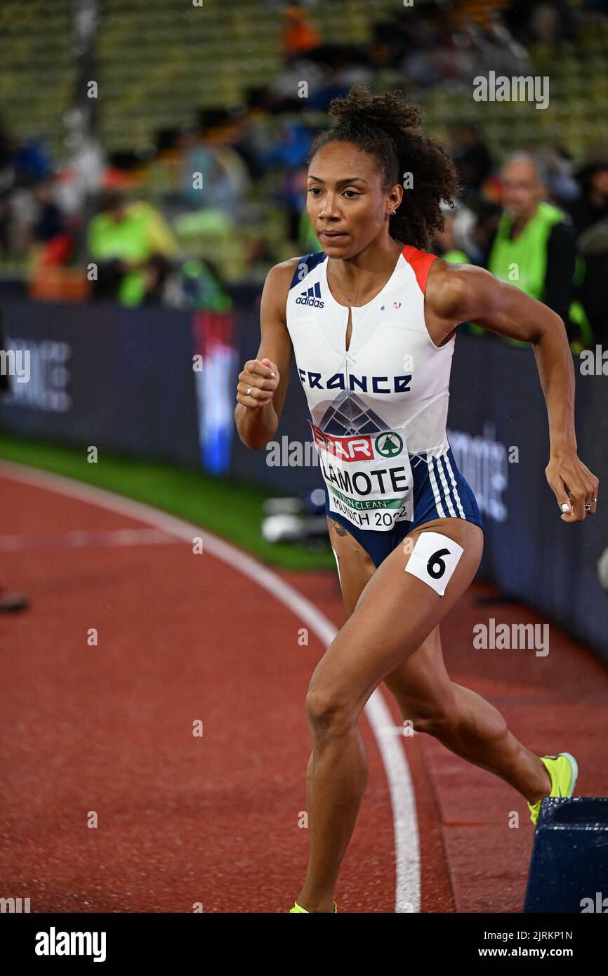 Rénelle Lamote running the 800 meters at the European Athletics ...
