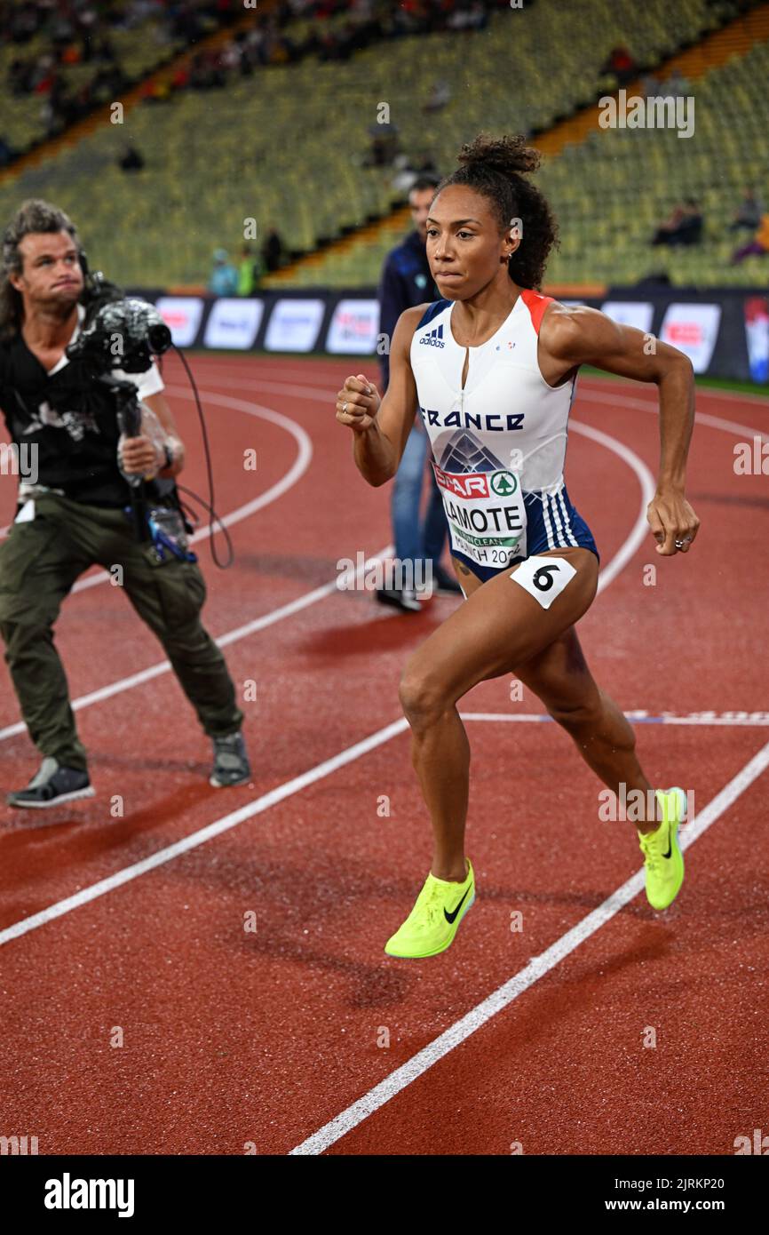 Rénelle Lamote running the 800 meters at the European Athletics ...