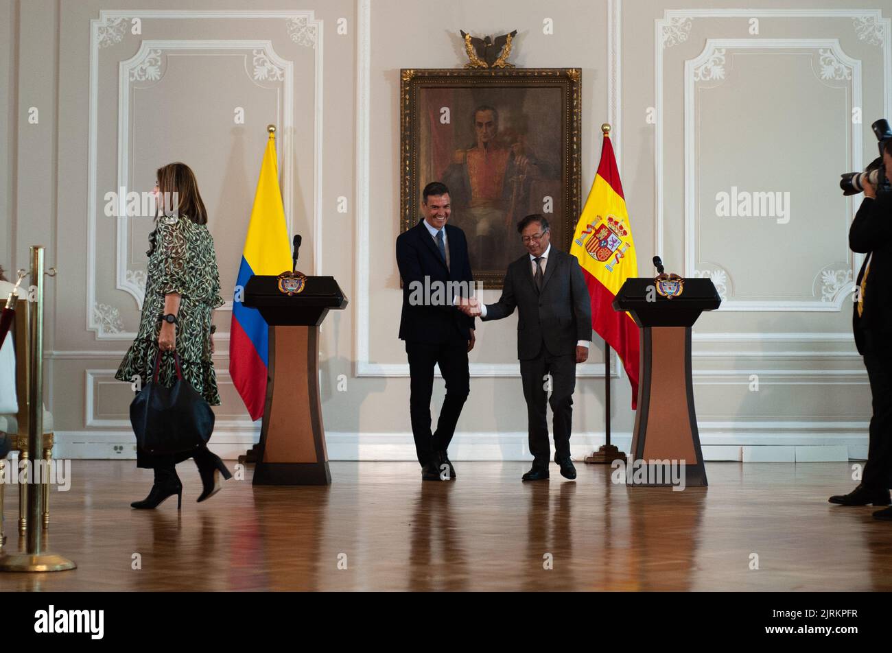 Spain's government president Pedro Sanchez (Left) shakes hands with ...