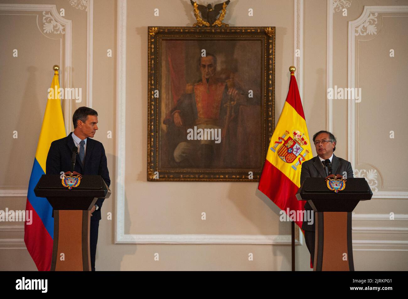 Spain's government president Pedro Sanchez (Left) and Colombia's ...