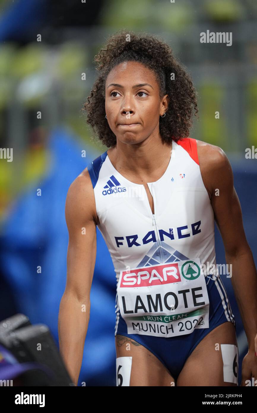 Rénelle Lamote running the 800 meters at the European Athletics ...