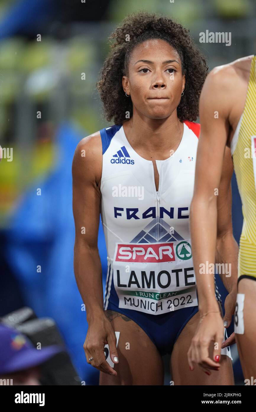 Rénelle Lamote running the 800 meters at the European Athletics ...