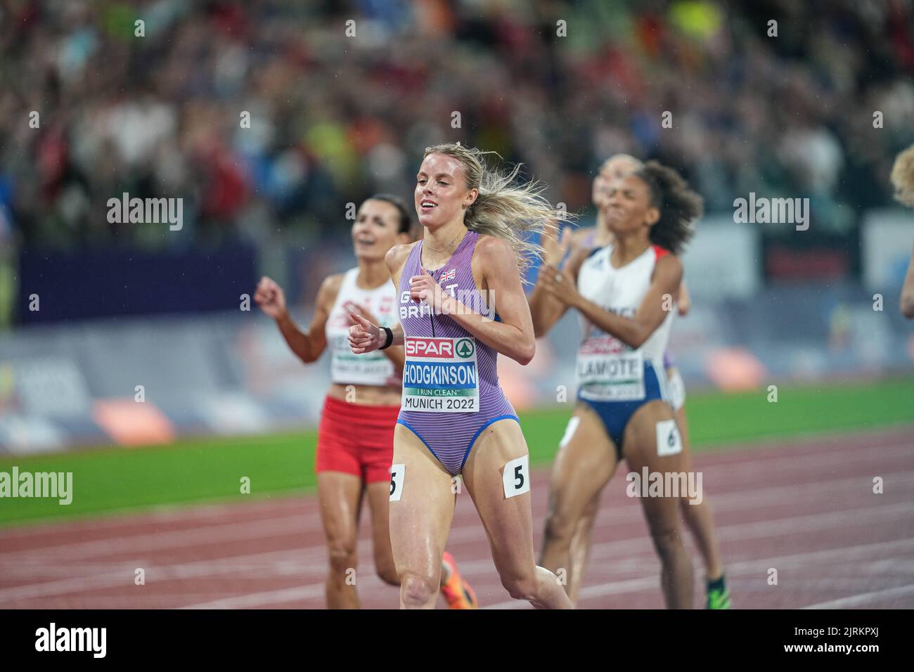 Keely Hodgkinson winning the 800 meters at the European Athletics ...