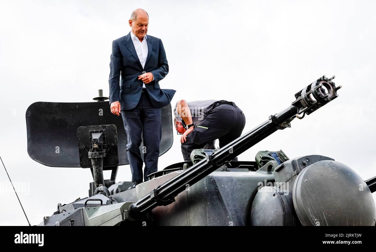 Gepard self propelled anti aircraft gun hi-res stock photography and images - Alamy