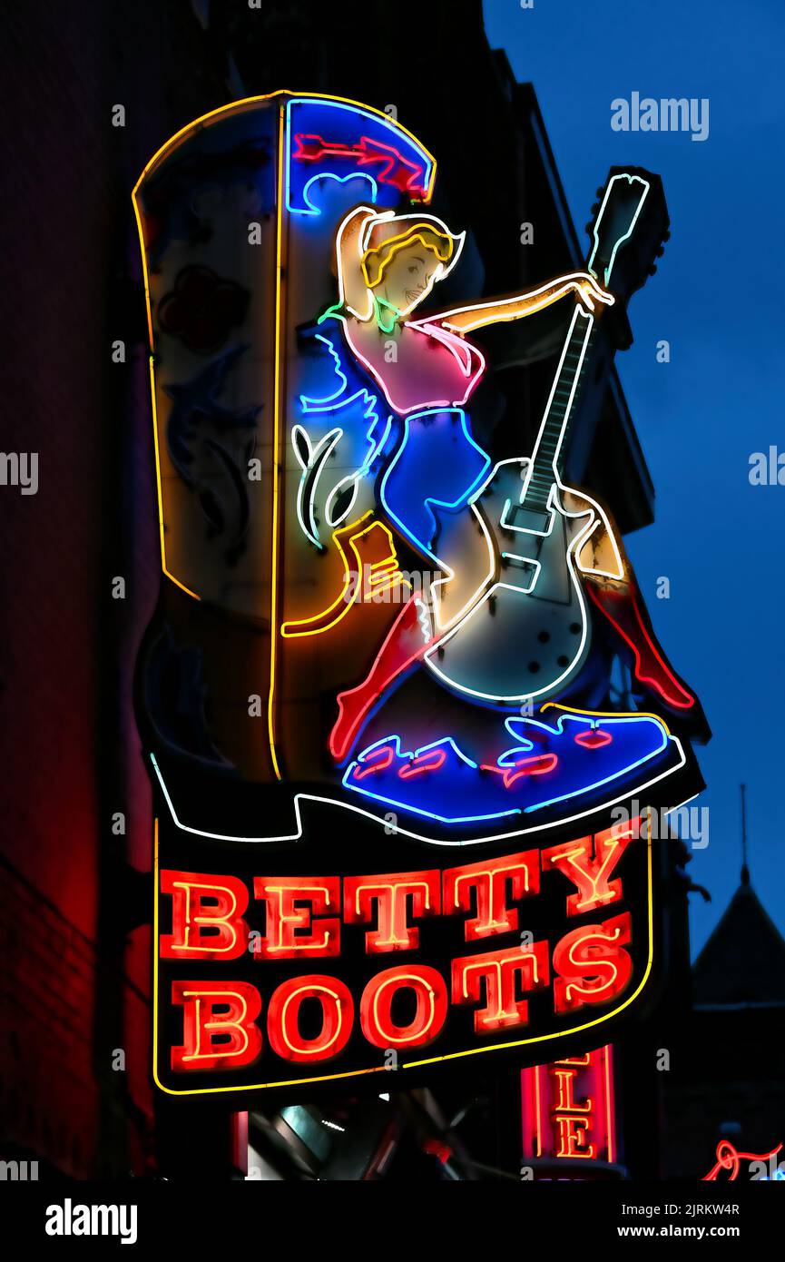 Leuchtreklame Betty Boots auf dem Broadway; Nashville, Tennessee ...