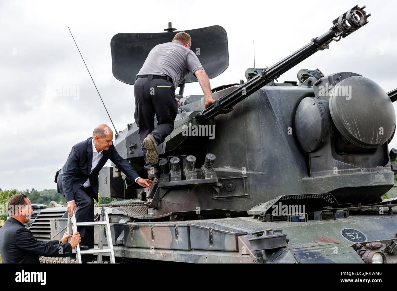 Gepard self propelled anti aircraft gun hi-res stock photography and images - Alamy