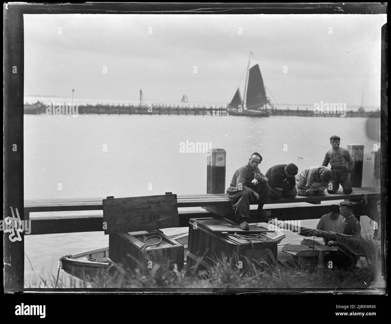 Dock workers standing on hi-res stock photography and images - Alamy