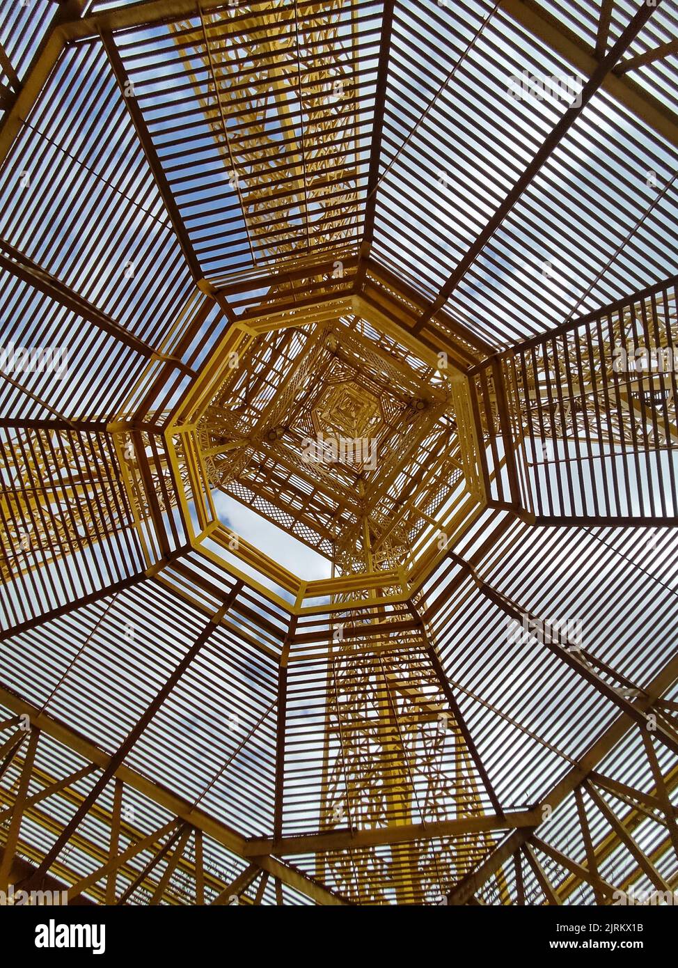 Golden eifel tower hi-res stock photography and images - Alamy