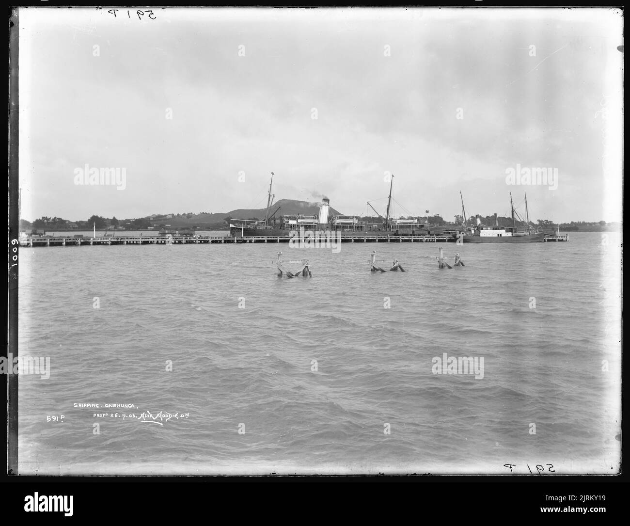 Onehunga shipping hi-res stock photography and images - Alamy