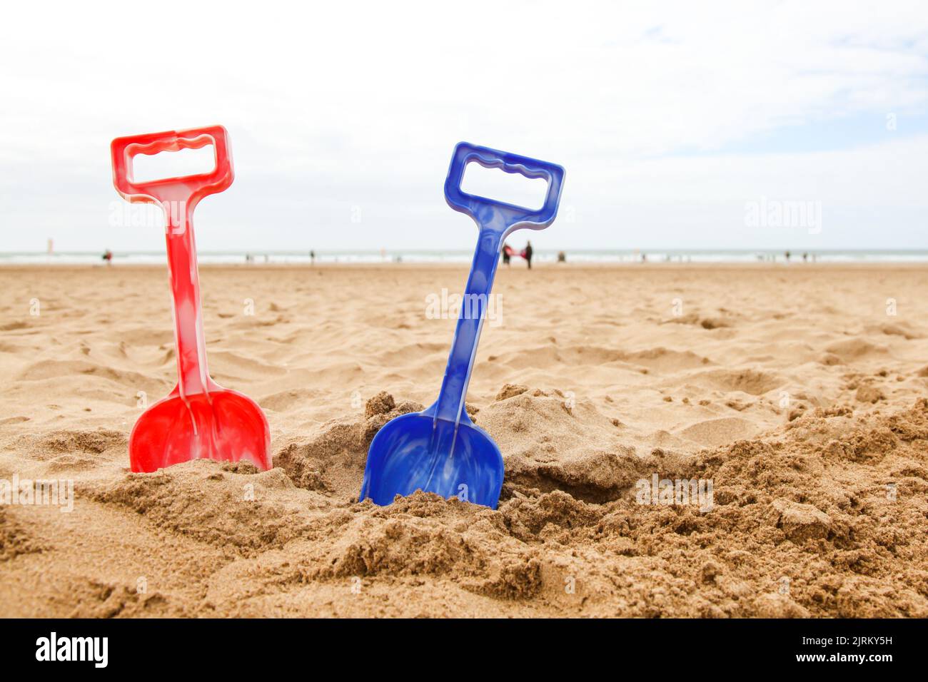 Building sandcastles in devon hi-res stock photography and images - Alamy