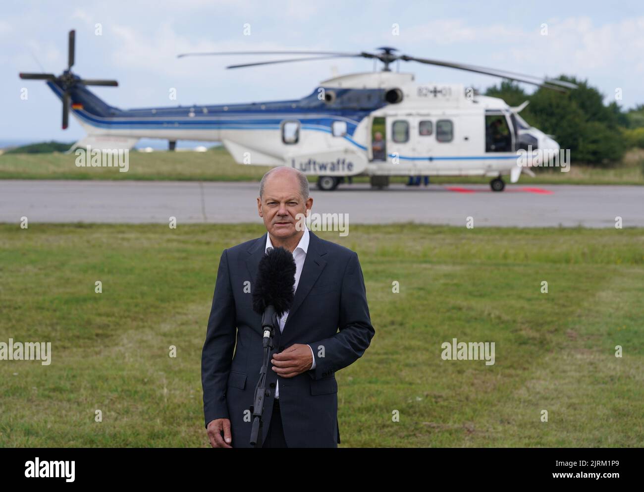 Putlos, Germany. 25th Aug, 2022. German Chancellor Olaf Scholz (SPD) gives a press statement ...