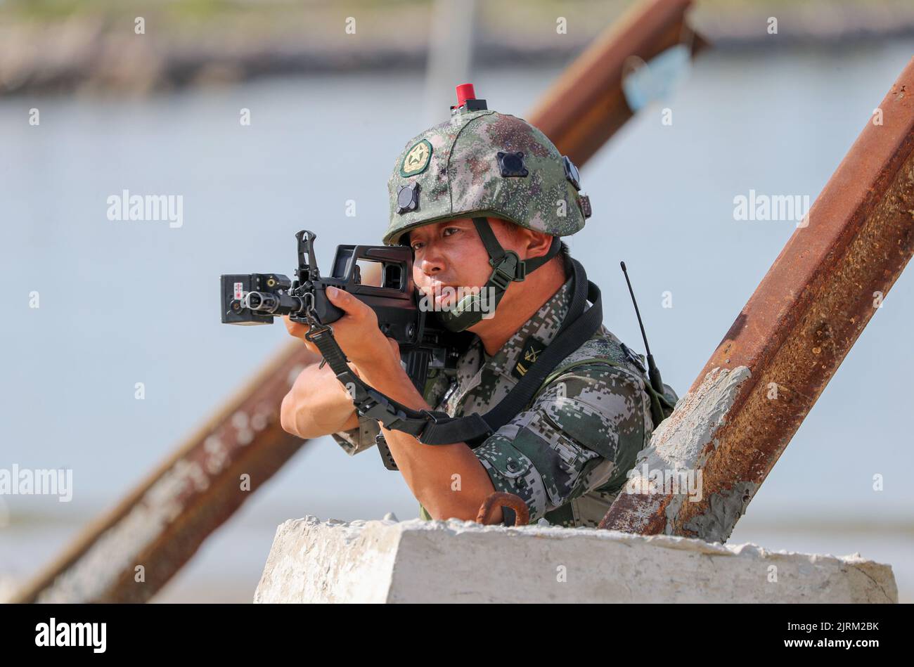 FUJIAN, CHINA - AUGUST 24, 2022 - The PLA Navy and the PLA Army conduct ...