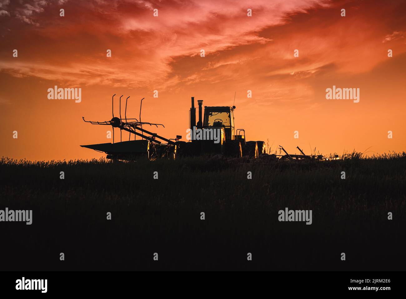 American farm sunset hi-res stock photography and images - Alamy