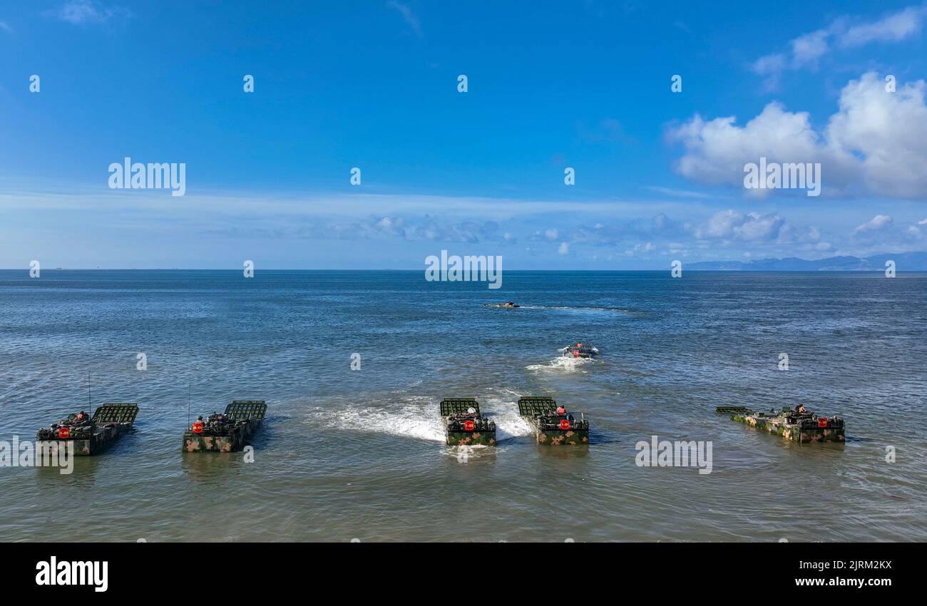 FUJIAN, CHINA - AUGUST 24, 2022 - The PLA Navy and the PLA Army conduct ...