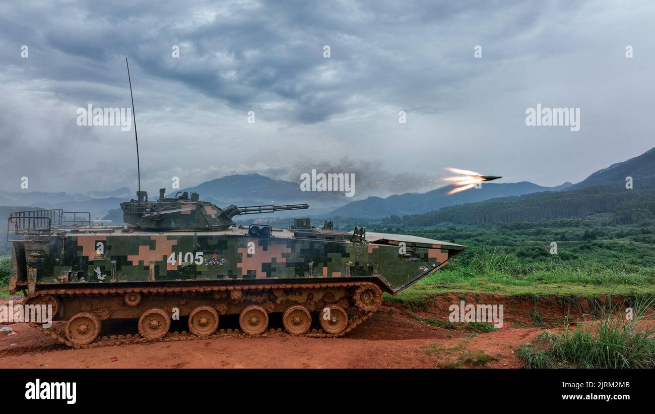 FUJIAN, CHINA - AUGUST 24, 2022 - The PLA Navy and the PLA Army conduct ...