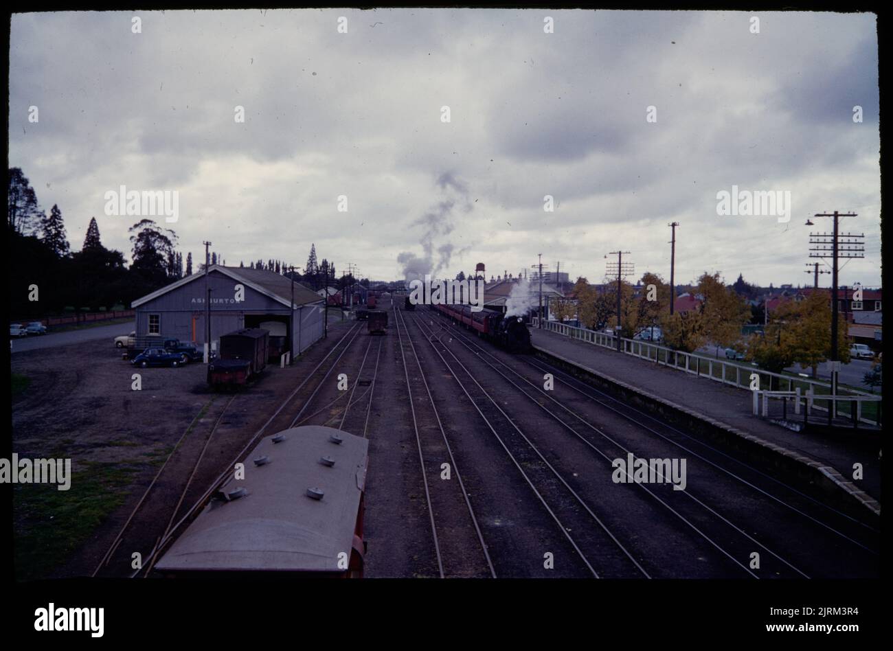 Overhead bridge ashburton overhead bridge ashburton hi-res stock ...