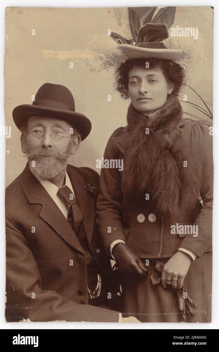 Wedding portrait of James Bragge and Lynda Segus Banfield, 1900 ...