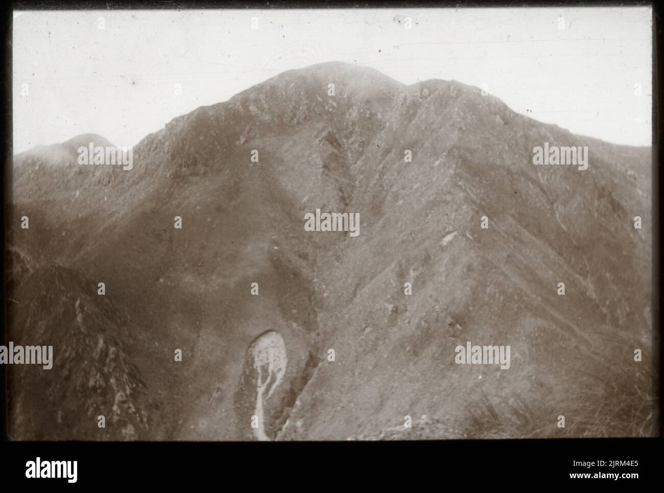Summit of mt dundas from triangle knob hi-res stock photography and ...