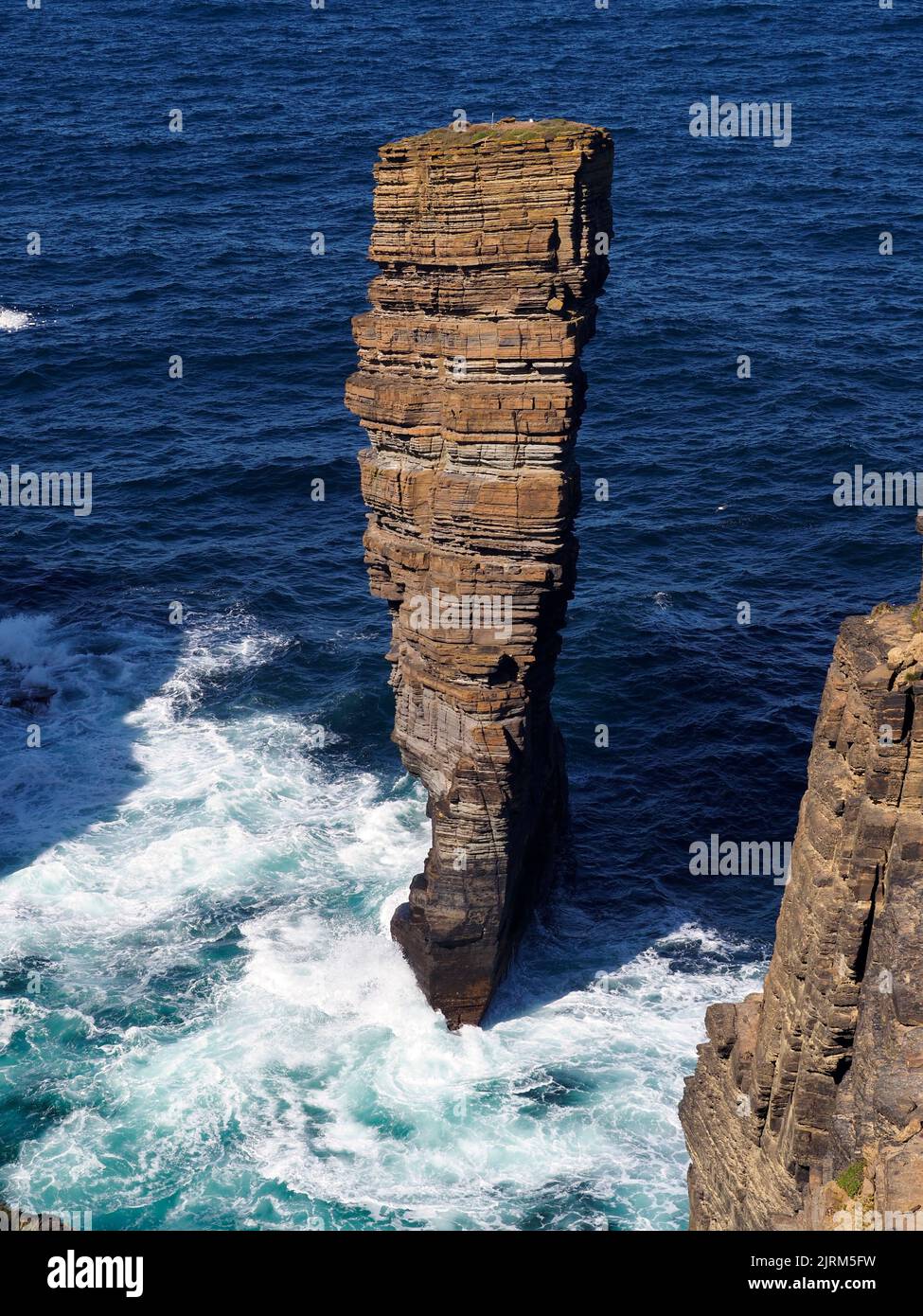 Castle of North Gaulton sea stack, Yesnaby, Orkney Stock Photo - Alamy