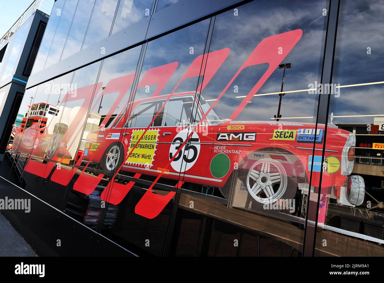 The mercedes amg f1 motorhome hi-res stock photography and images - Alamy