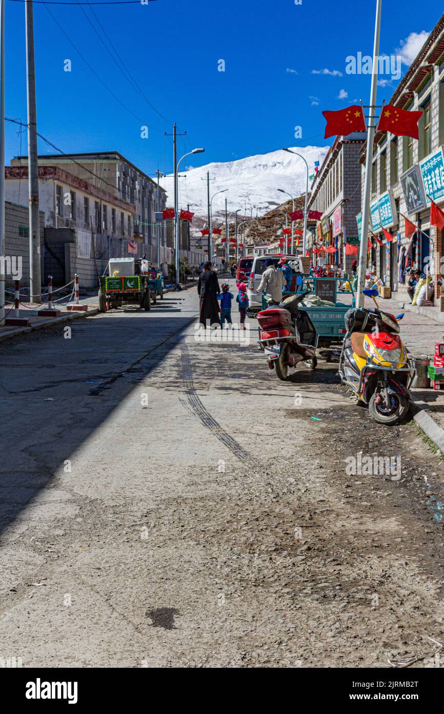 One of the two main streets of Langkazi Xian, Tibet, China Stock Photo ...