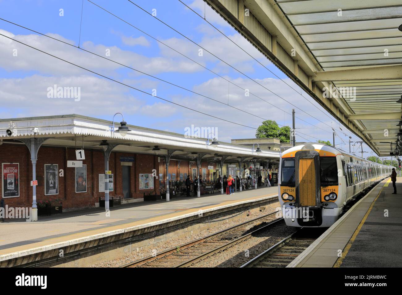 Great Northern Train at Ely station, Ely city, Cambridgeshire, England ...
