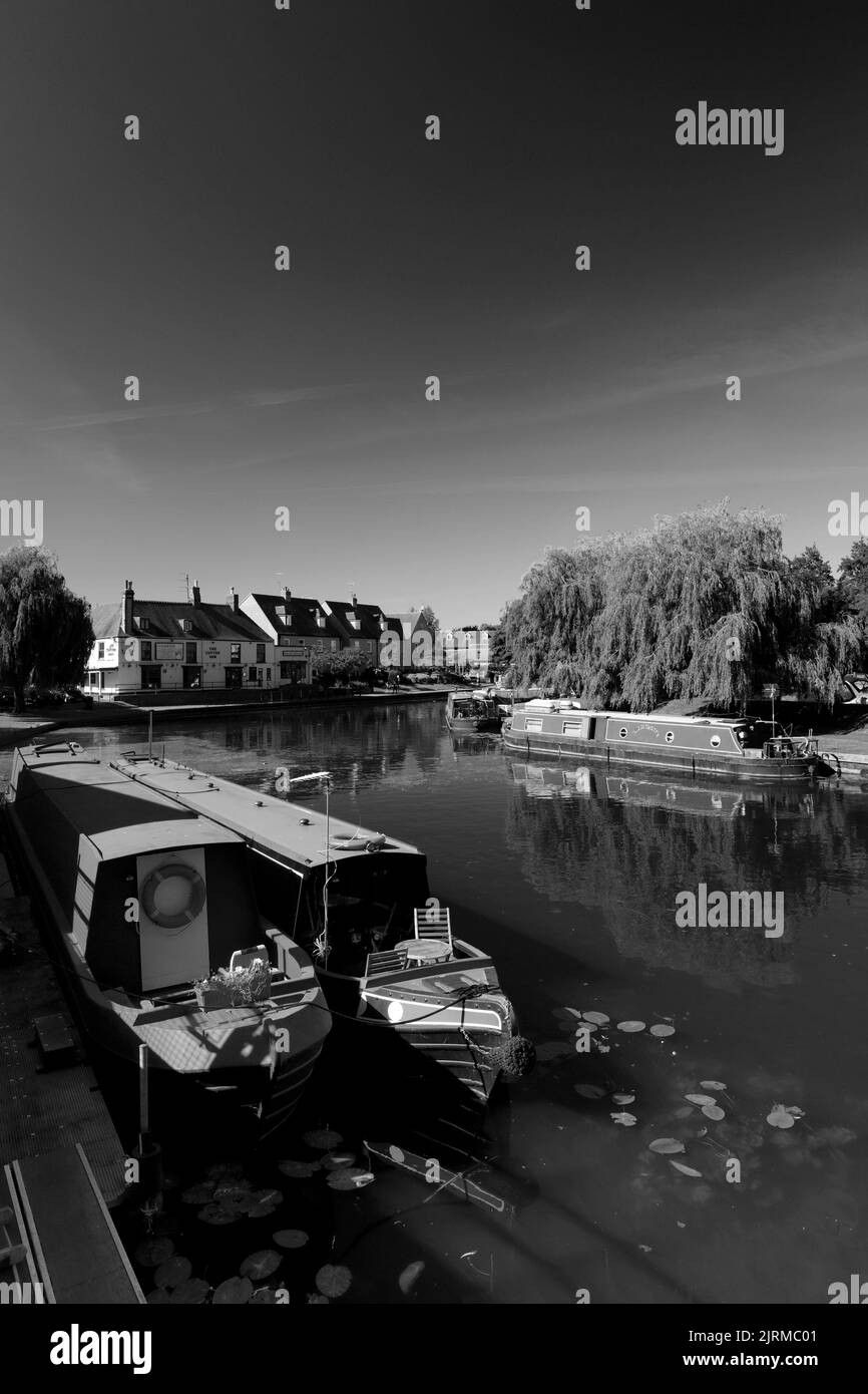 Boats at the river Great Ouse embankment, Ely City, Cambridgeshire ...