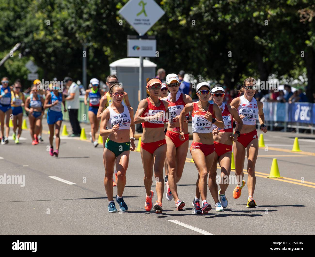 Hong Liu of China and María Perez of Spain competing in the women’s 20k ...