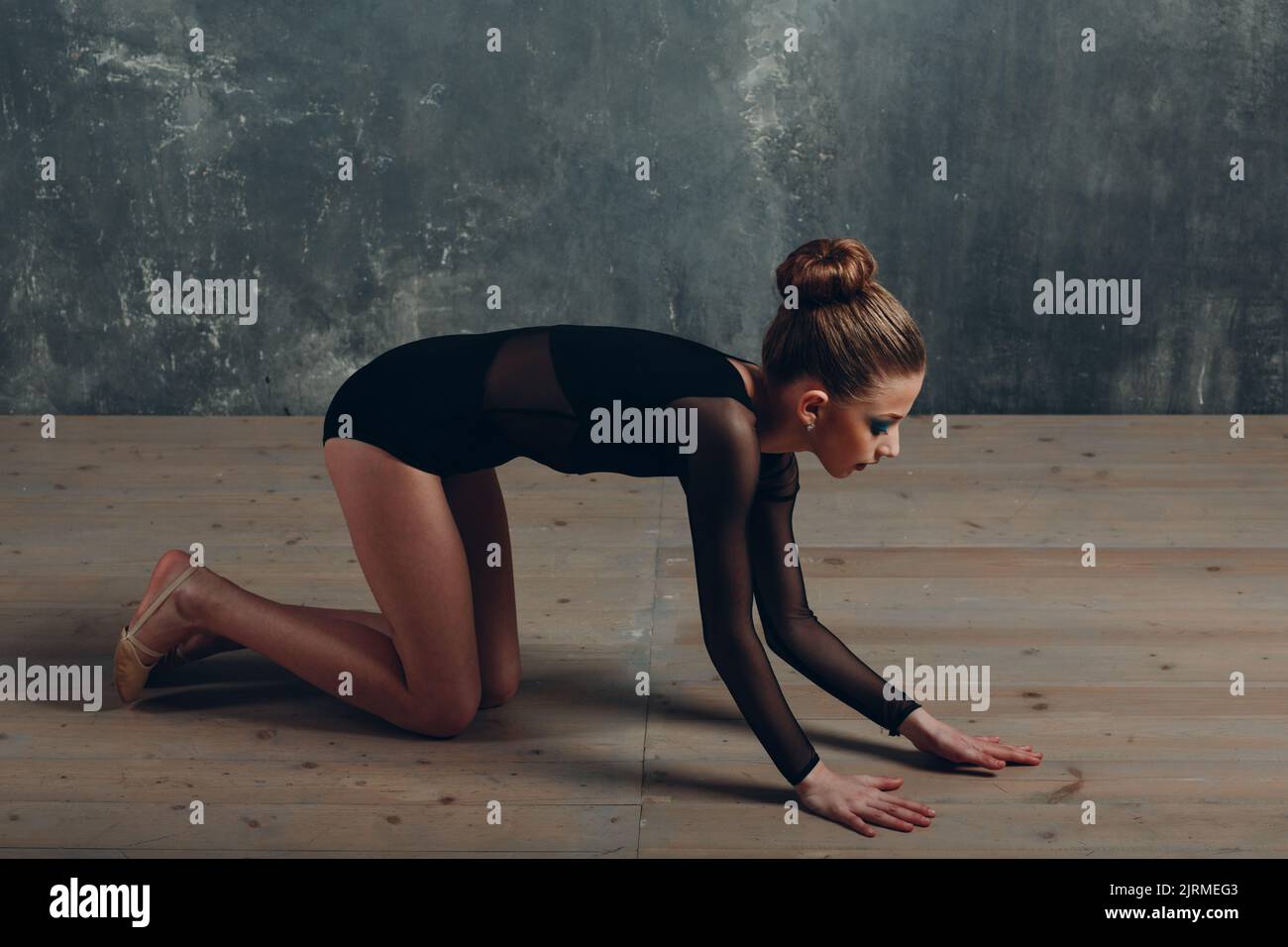 Gymnastics rhythmic gymnastics hi-res stock photography and images - Alamy