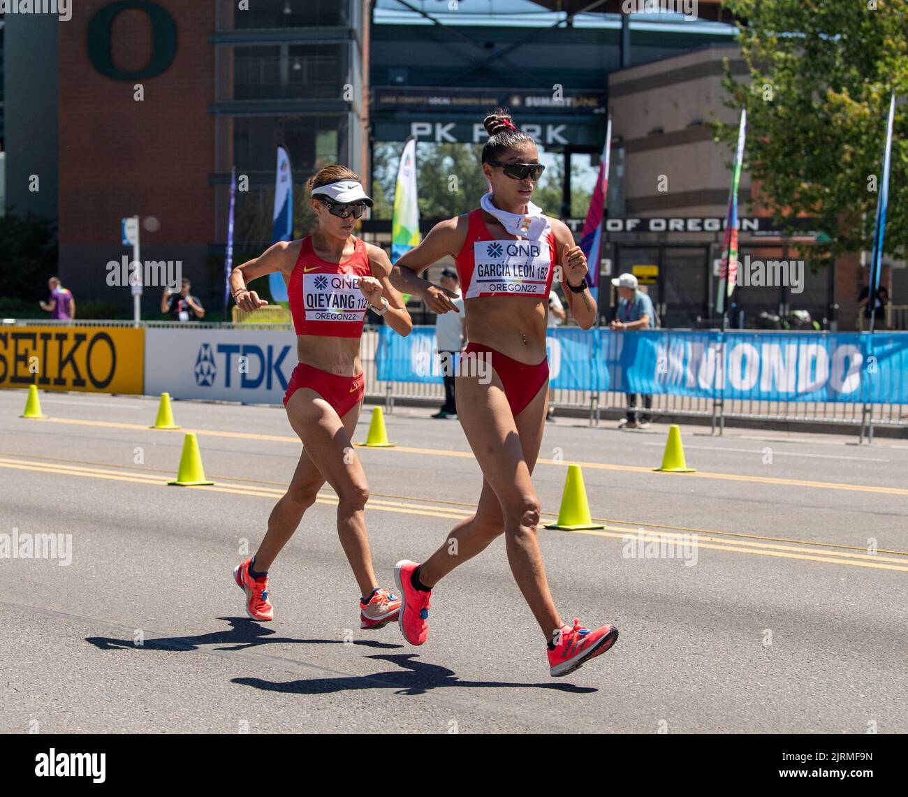 Kimberly Garcia Leon of Peru and Shijie Qieyang of China competing in ...