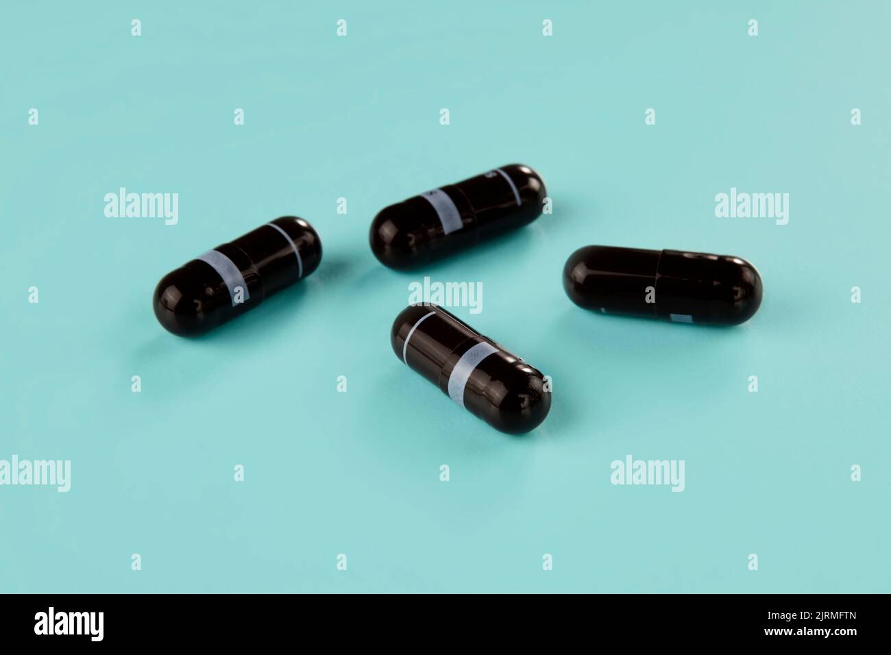 Supplement store hi-res stock photography and images - Alamy