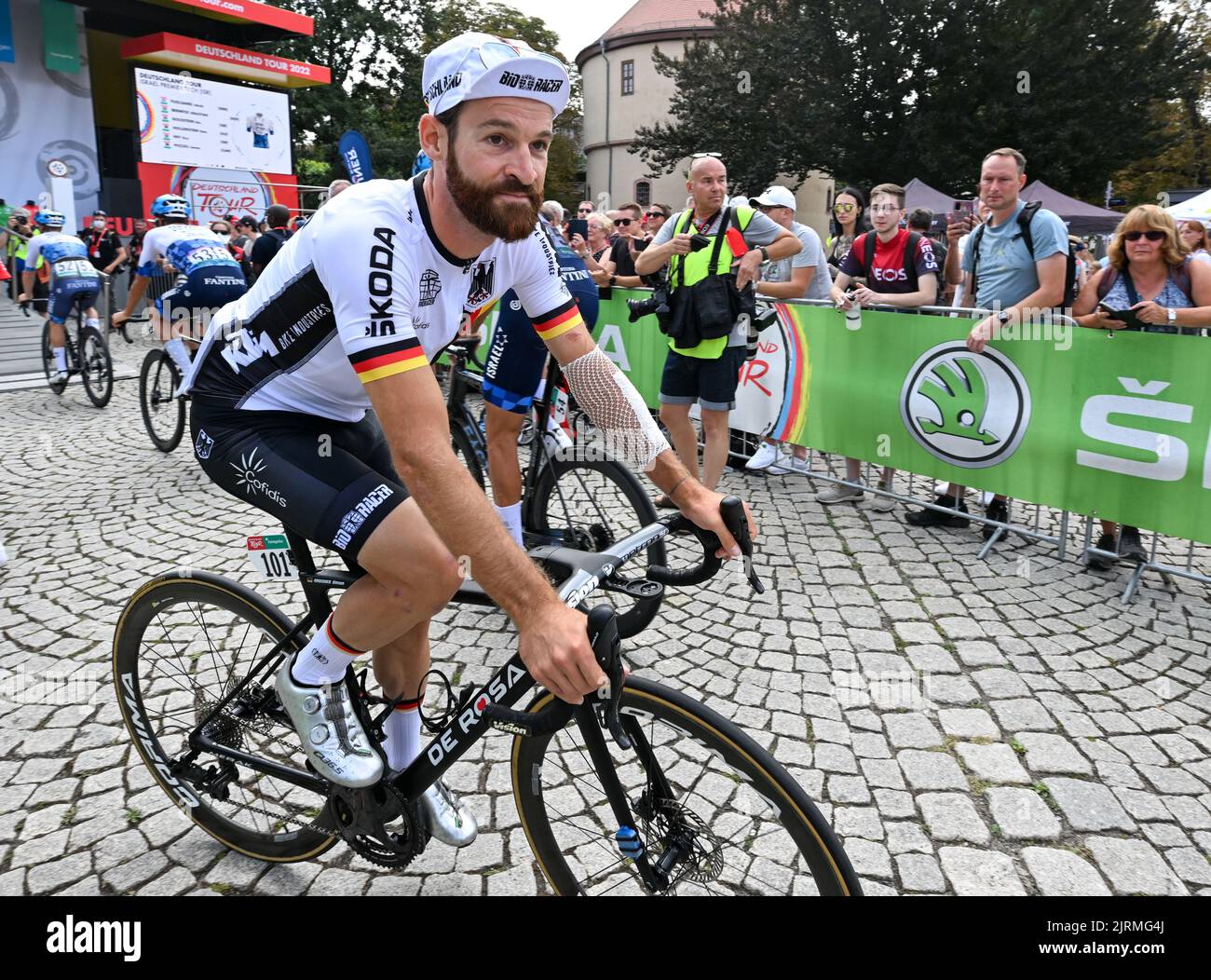 25 August 2022, Thuringia, Weimar/Meiningen: Cycling: Tour of Germany ...
