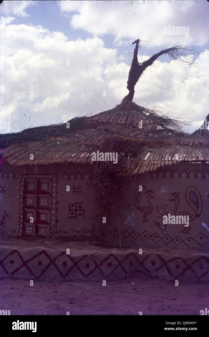 Indian mud house painting hi-res stock photography and images - Alamy