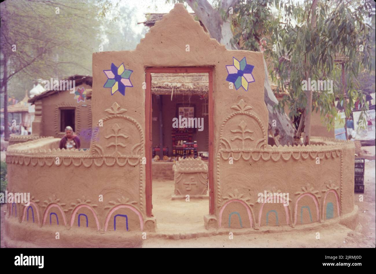 Indian mud house painting hi-res stock photography and images - Alamy