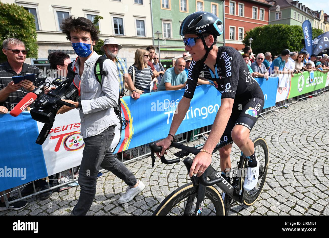 25 August 2022, Thuringia, Weimar/Meiningen: Cycling: Tour of Germany, Weimar - Meiningen (171.7 ...