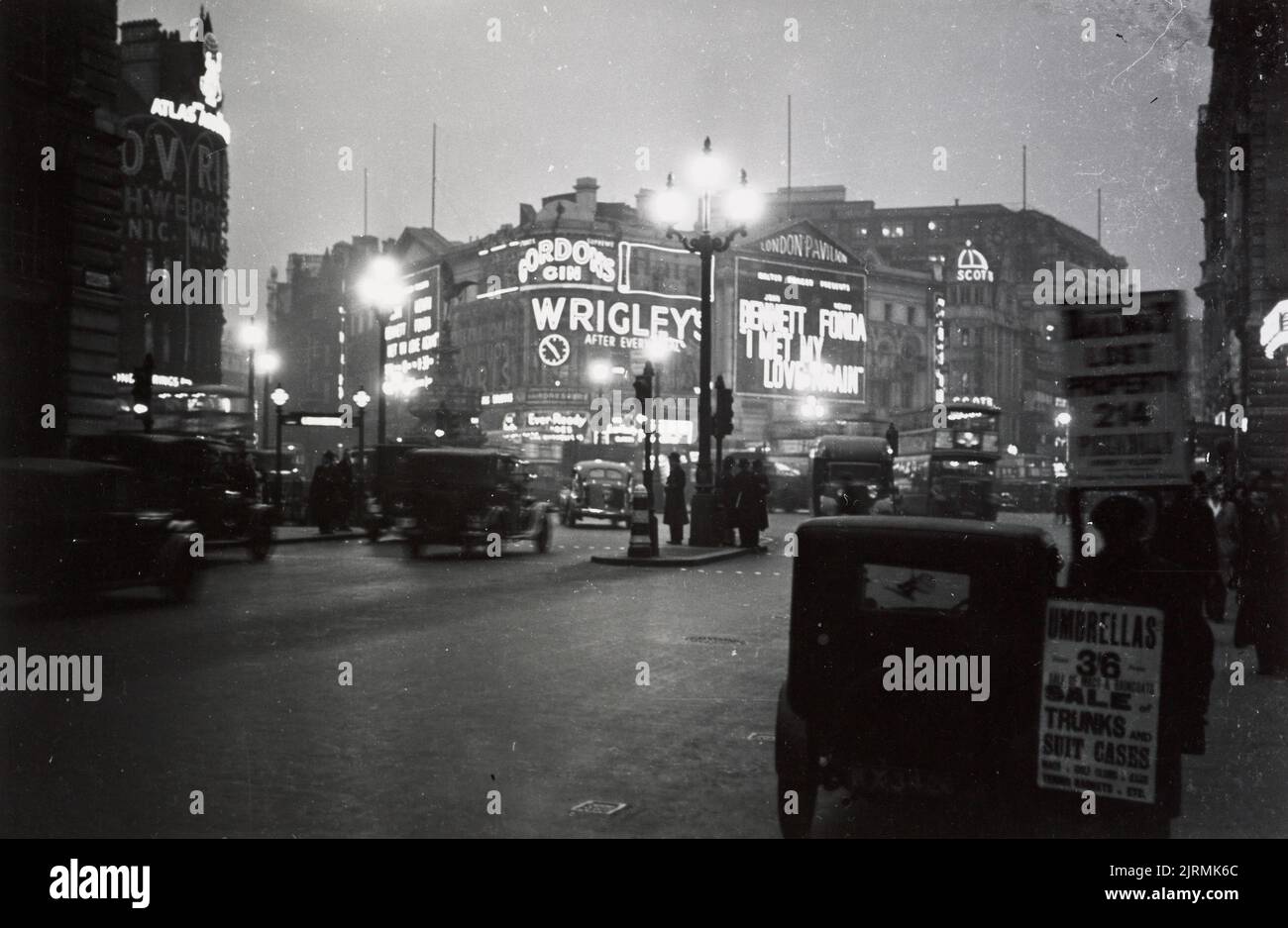 England night street lamp dark hi-res stock photography and images - Alamy