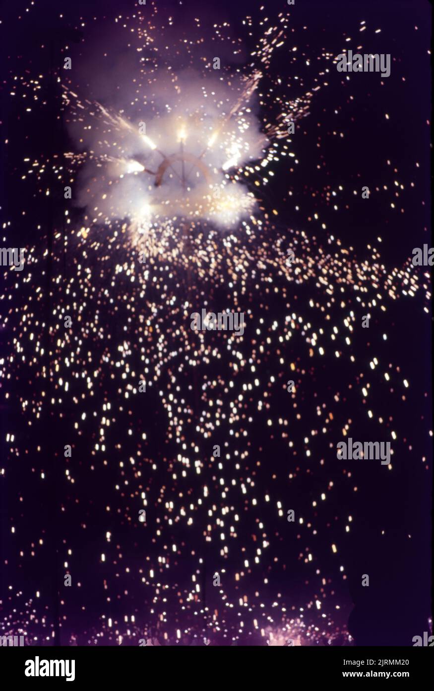 Crackers - Incendiaries, for Celebration & Festivals, Display of Fire ...