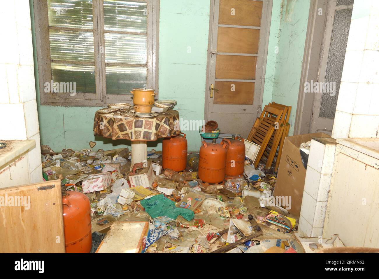 interior of a house where a person with dieogenes syndrome lived Stock ...